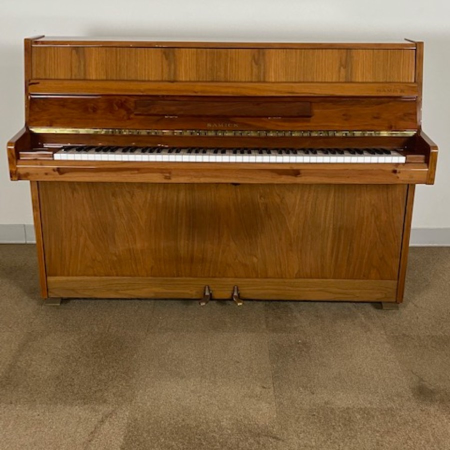Samick 1985 SU-105 Walnut Polish Console | Farley's House of Pianos ...